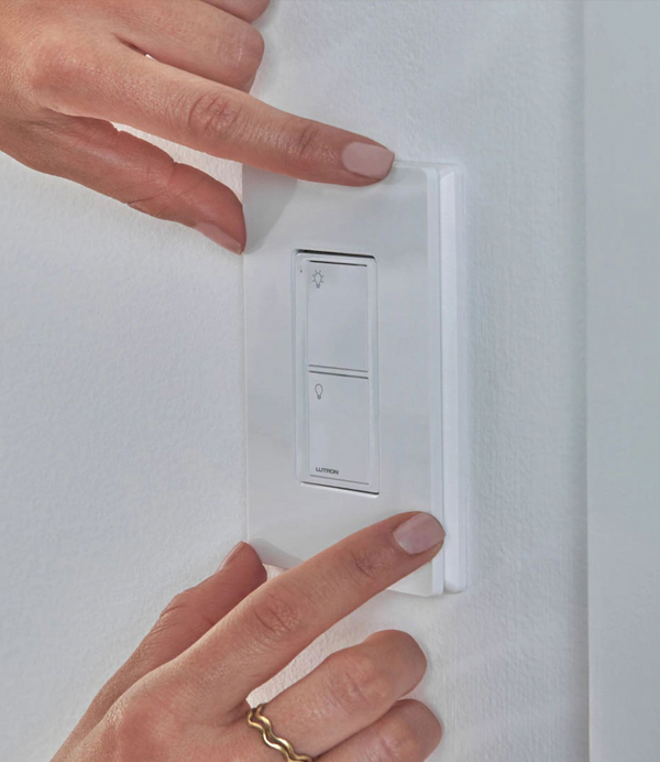 Claro Wallplate for Smart Switches & Dimmers | Caséta by Lutron